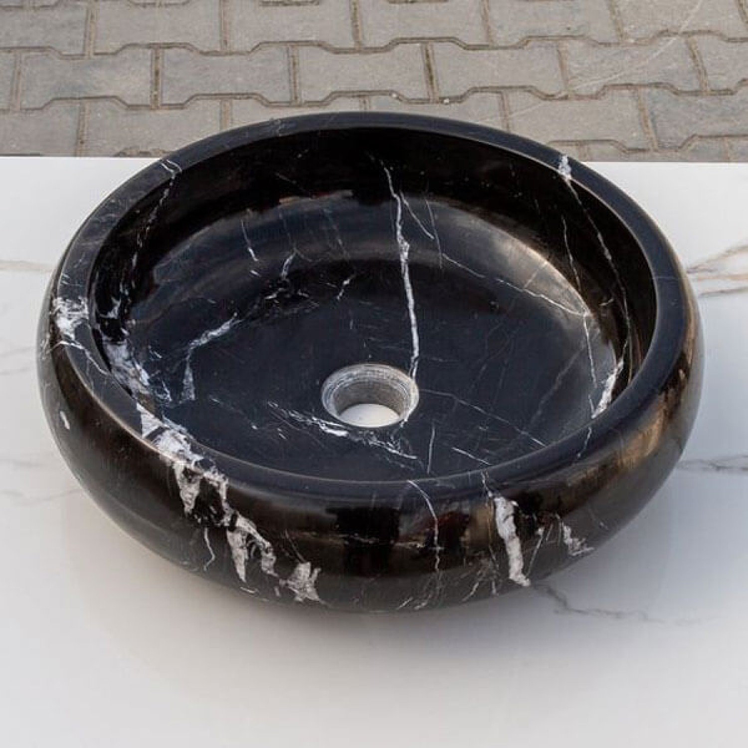 Siyah Mermer Lavabo: Zarif ve Dayanıklı Seçim